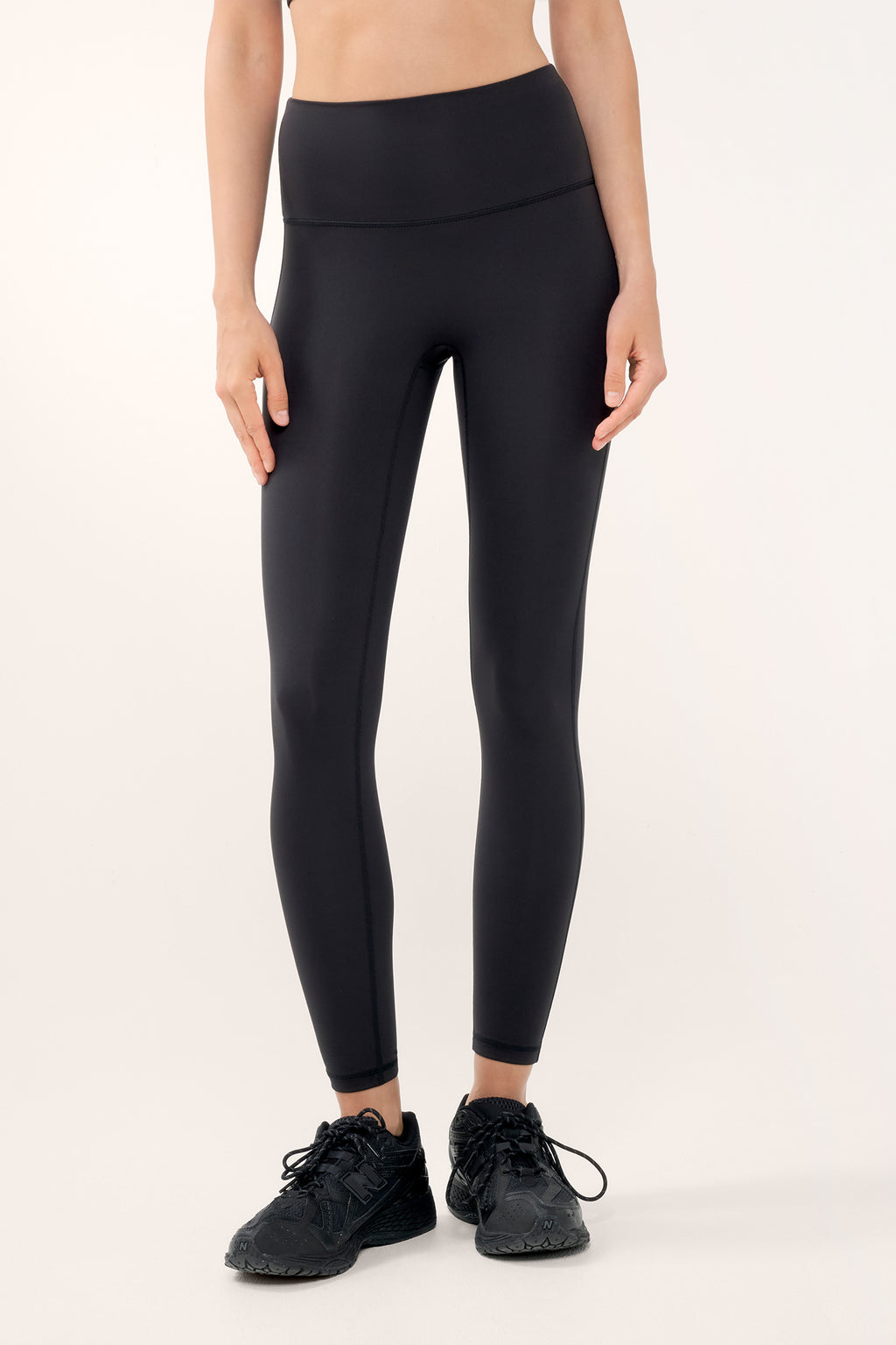 PENINSULA ANKLE BITER BASELINE LEGGING BLACK/WHITE – Jaggad